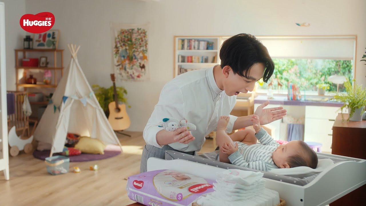 林宥嘉爸氣包尿布】宥嘉與寶寶超Q互動萌度破表 #寶貝每個寶貝 #好奇裸感紙尿褲 #好奇滿意承諾- PaPiin