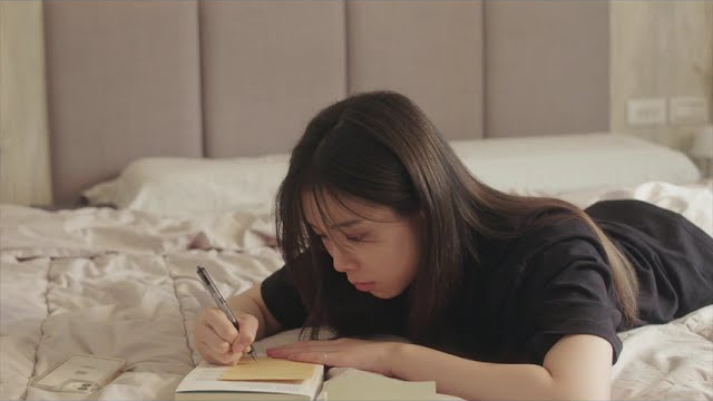 할 말이 많은데 (Feat. 남민지) - Etti [MV]- PaPiin