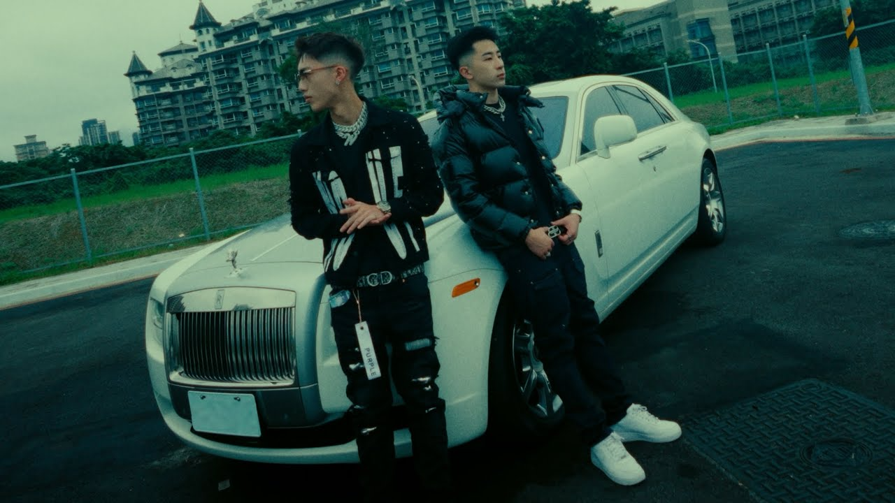 Wav3y - Steppin ft.Travvis (Official Music Video)- PaPiin