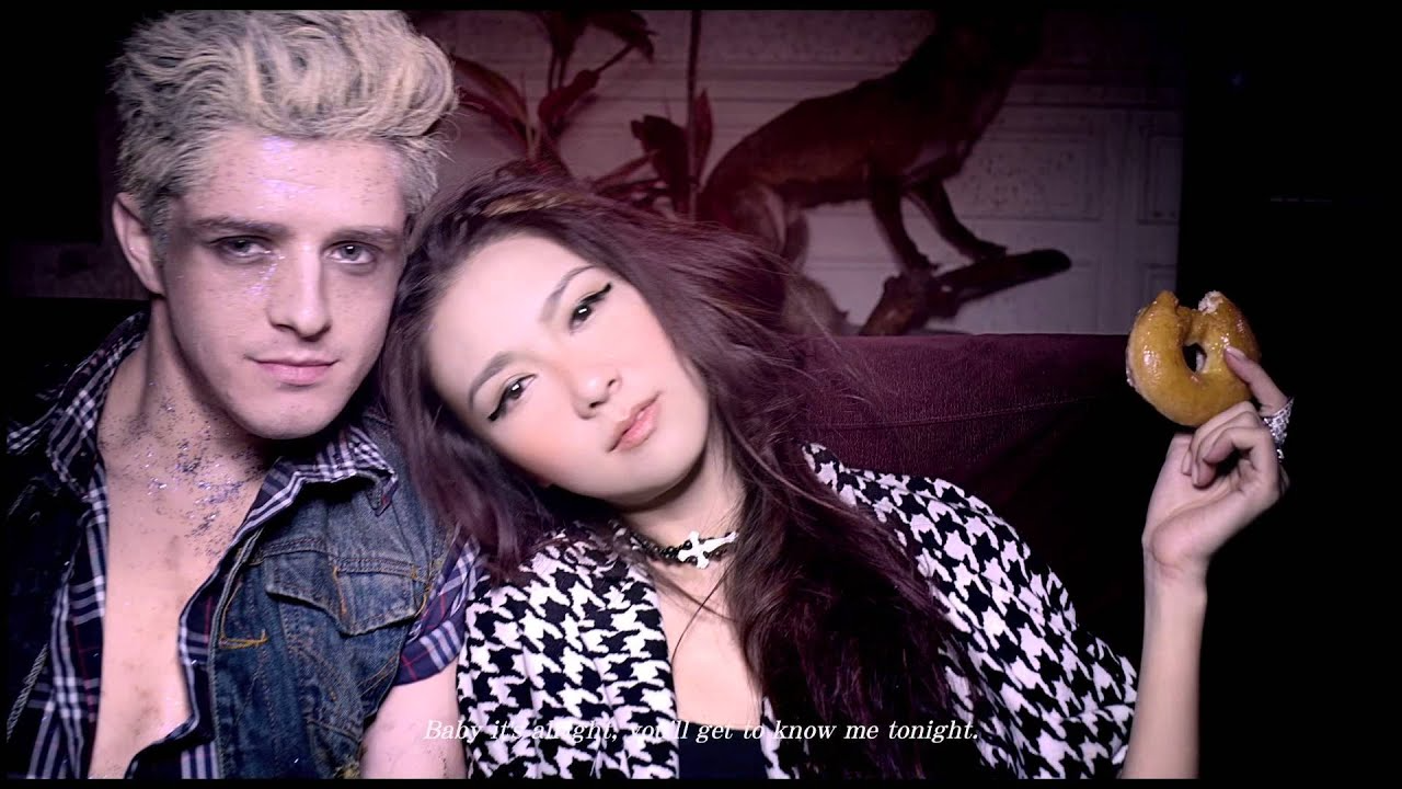 薛凱琪 Fiona Sit -《 弗洛蒙》Official Music Video- PaPiin